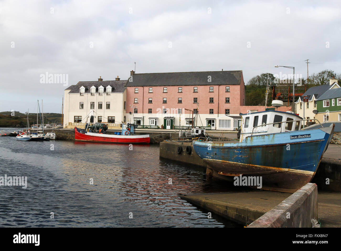 The harbour at Bunbeg in County Donegal, Ireland Stock Photo - Alamy