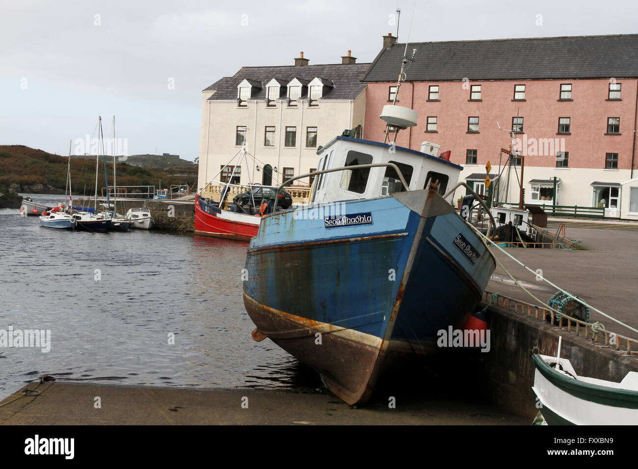 The harbour at Bunbeg in County Donegal, Ireland Stock Photo - Alamy