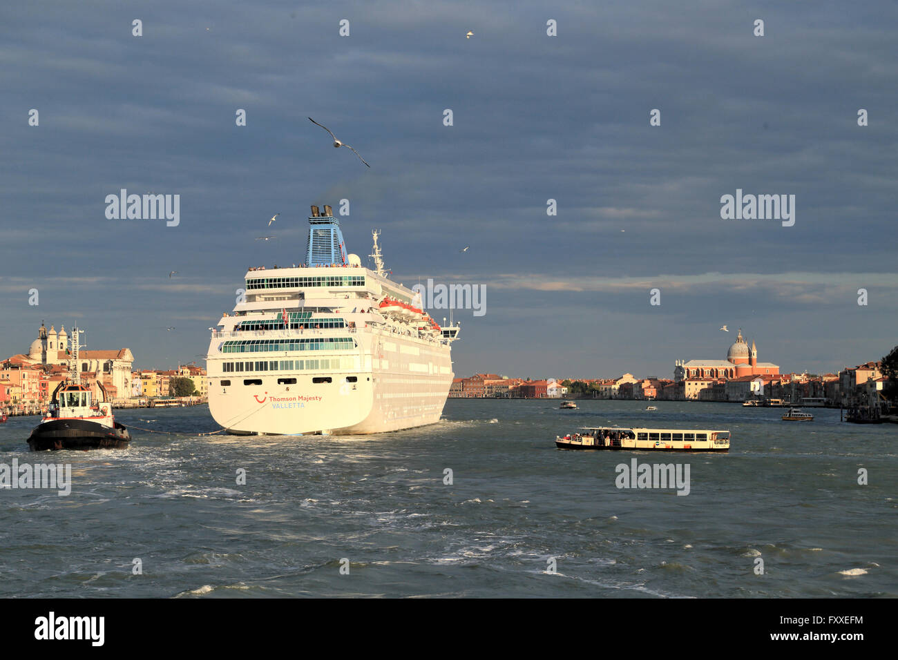 Thomson cruise ship hi-res stock photography and images - Alamy