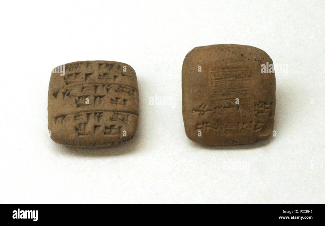 Sumerian cuneiform tablet hi-res stock photography and images - Alamy