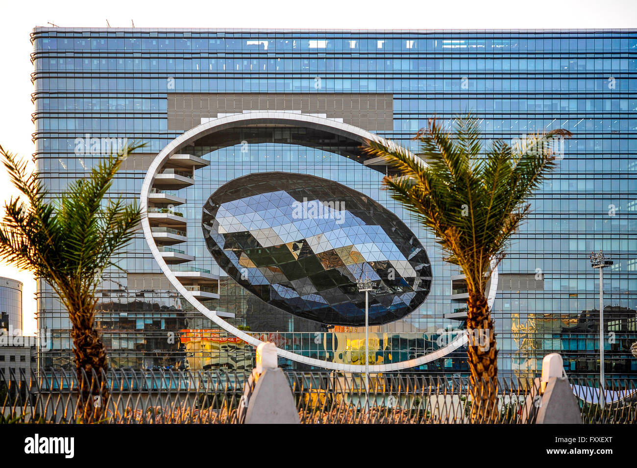 Kurla hi-res stock photography and images - Alamy