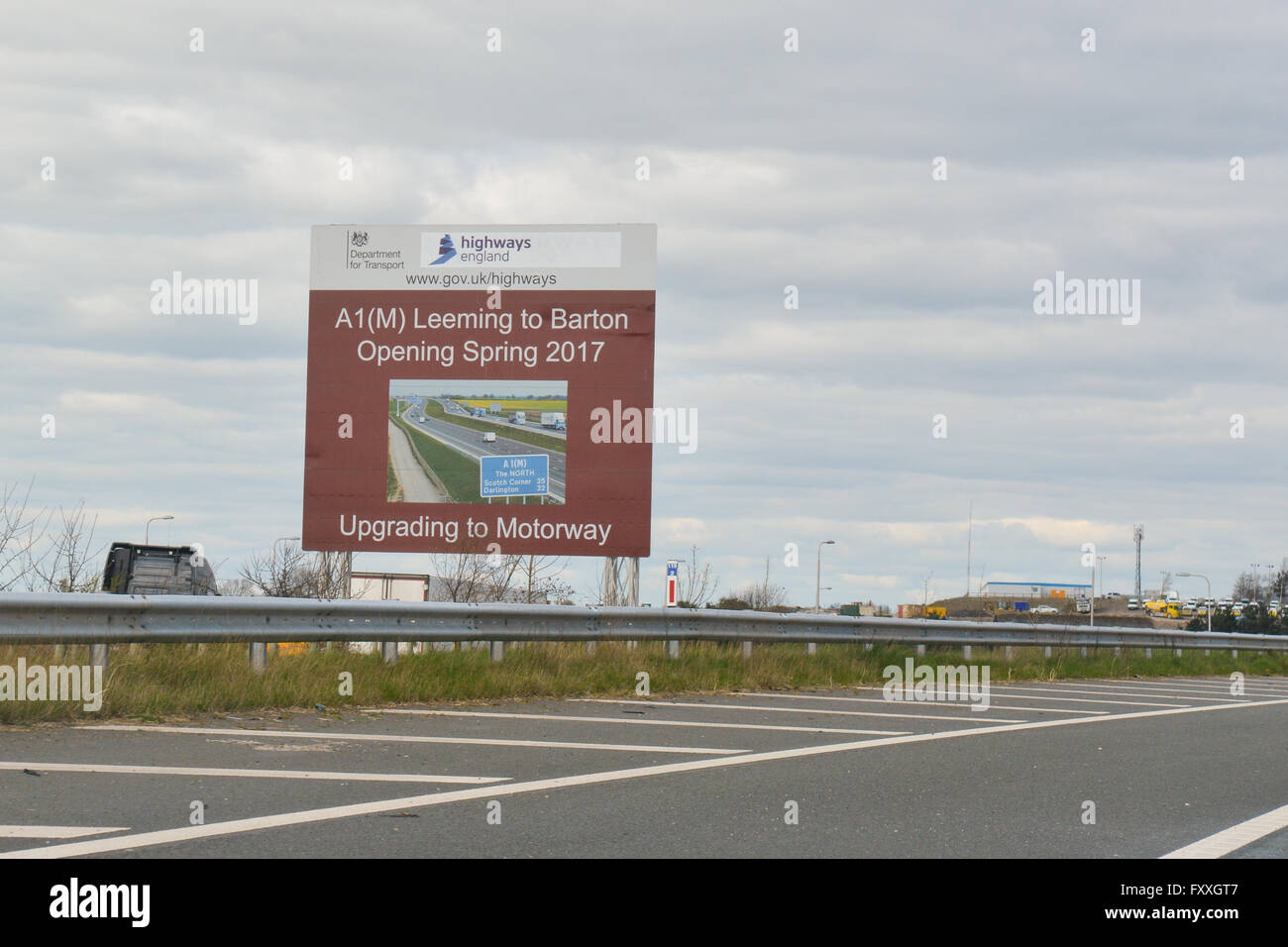 Dual carriageway sign hi-res stock photography and images - Alamy
