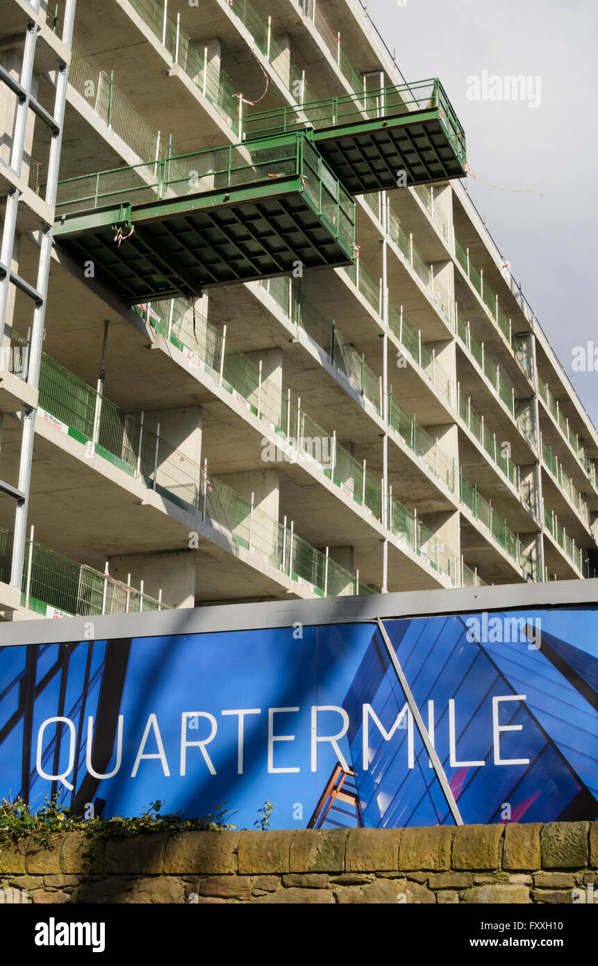 Developers sign hi-res stock photography and images - Alamy