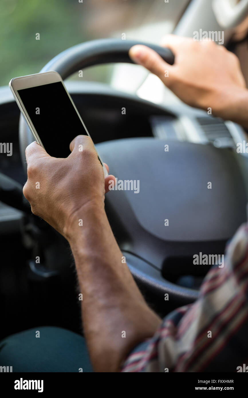 Using mobile when driving hi-res stock photography and images - Alamy