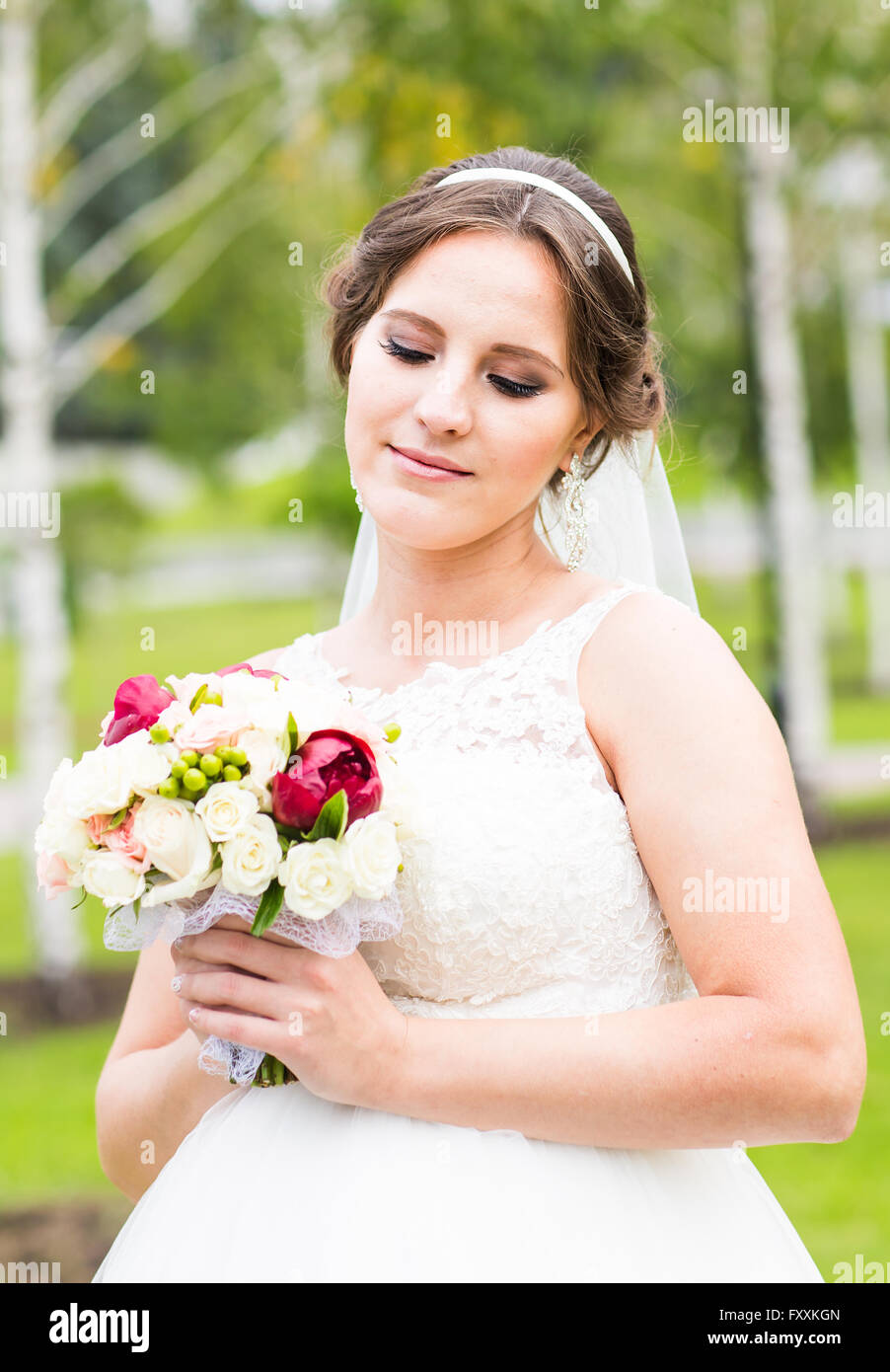 nice wedding bouquet in bride's hand Stock Photo - Alamy
