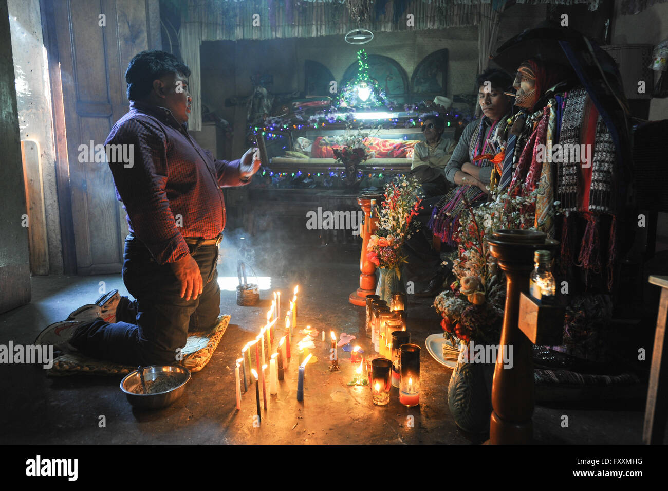 Maya shaman hi-res stock photography and images - Alamy