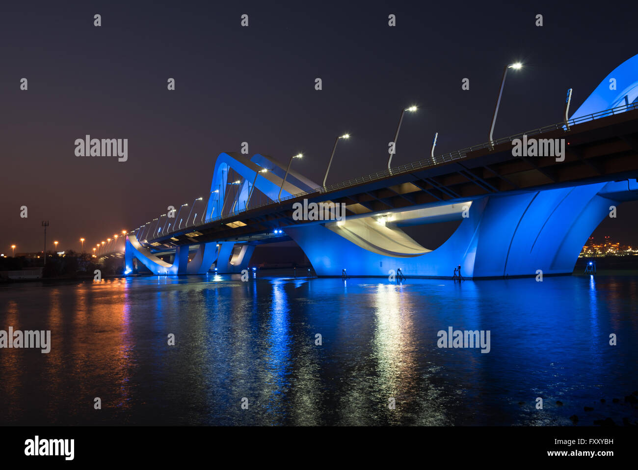 Sheikh Zayed Bridge at night, Abu Dhabi, United Arab Emirates Stock ...