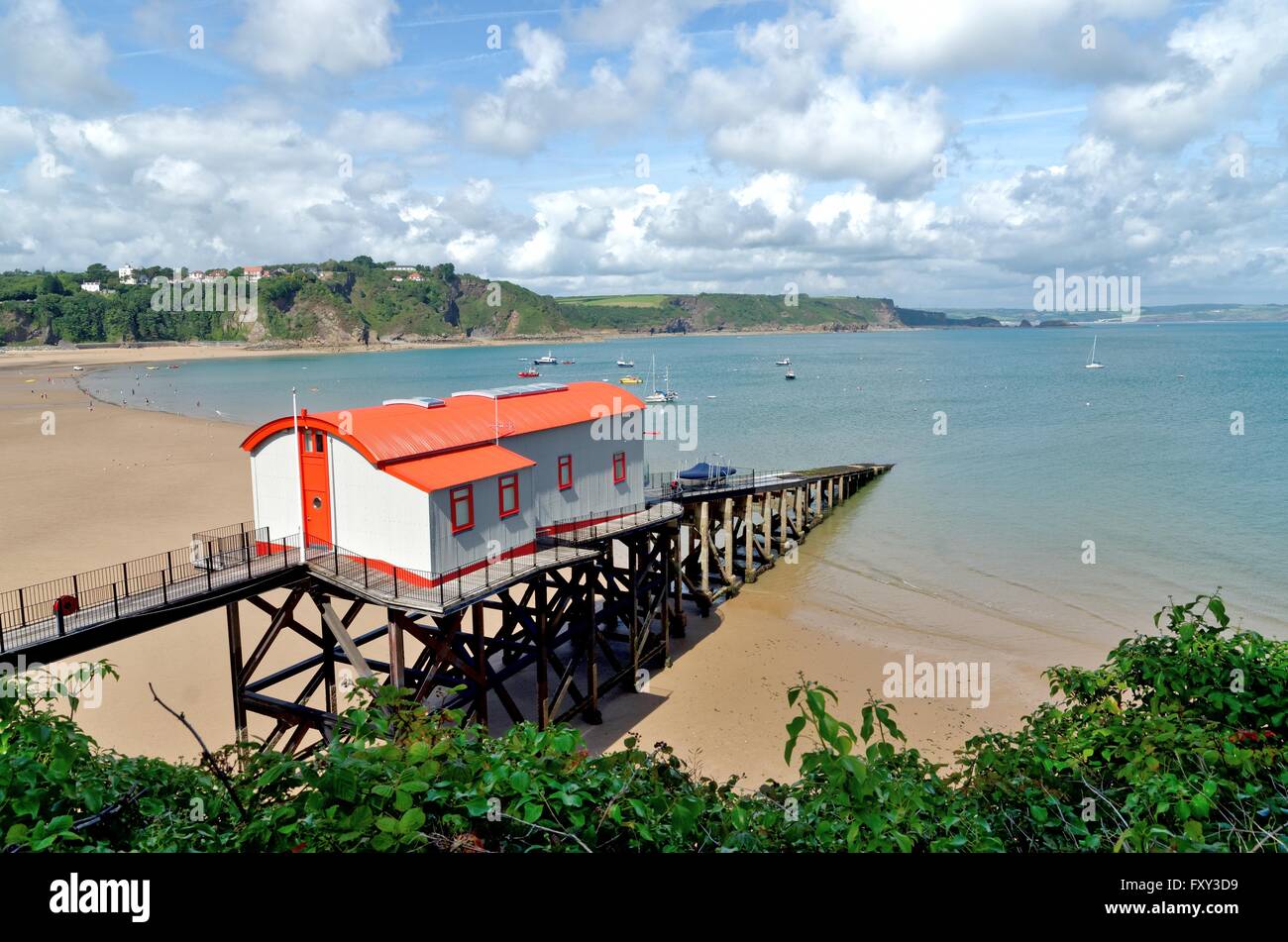 Old pier north wales hi-res stock photography and images - Alamy