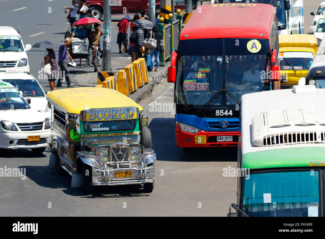 JEEF BUS JOINS TRAFFIC BACLARAN MANILA PHILIPPINES 05 May 2015 Stock ...