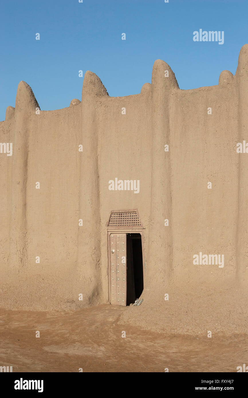 A door of the Great Mosque of Djenné, (Mali, Africa) the biggest adobe ...