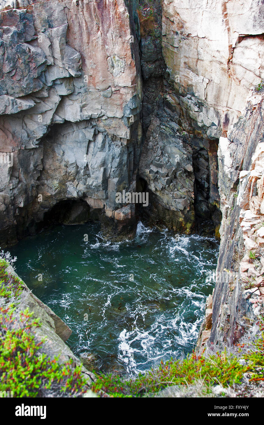 Thunder hole acadia national park hi-res stock photography and images ...