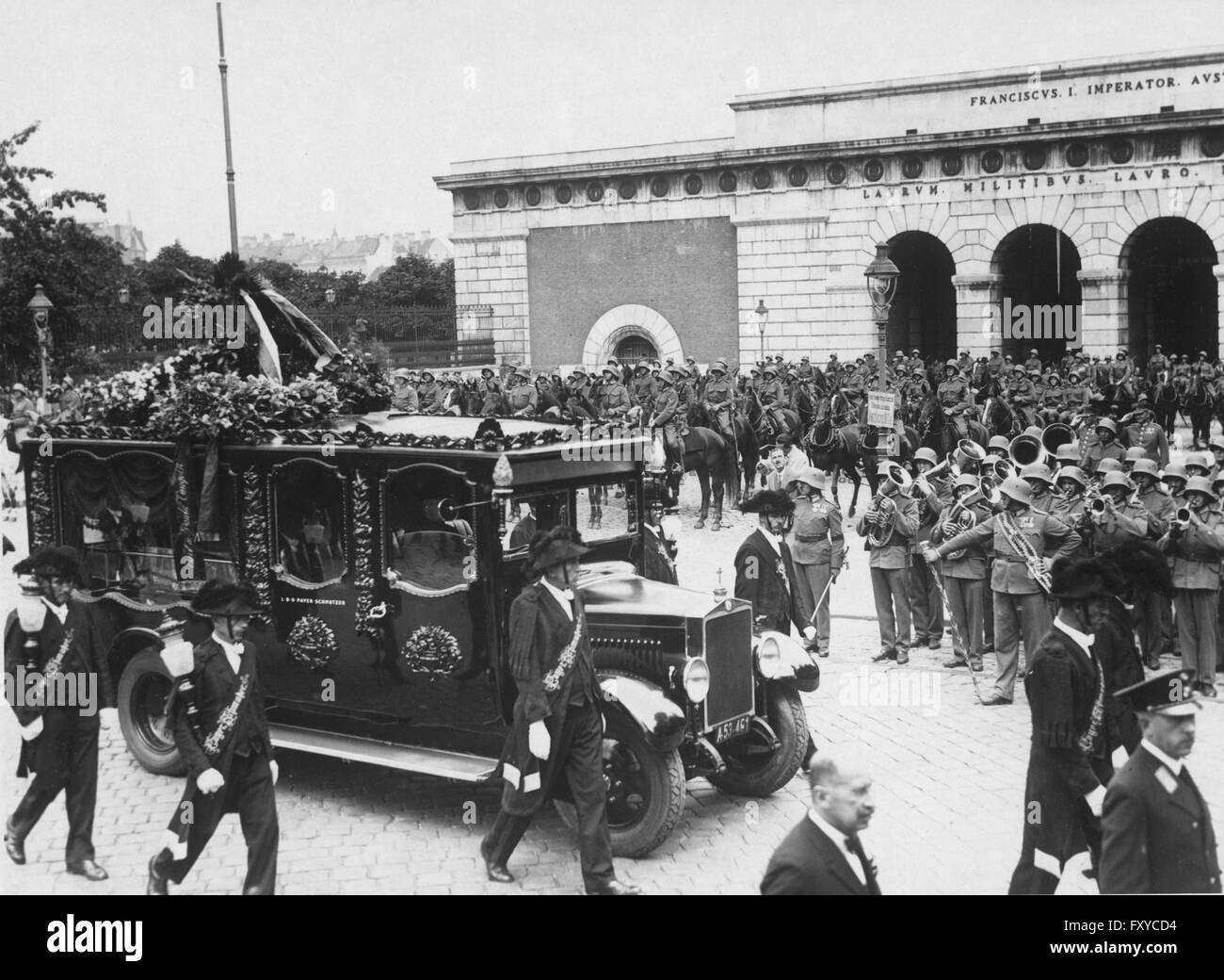 1930s funeral procession hi-res stock photography and images - Alamy