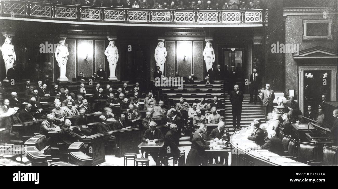 The crisis of the 1930s hi-res stock photography and images - Alamy