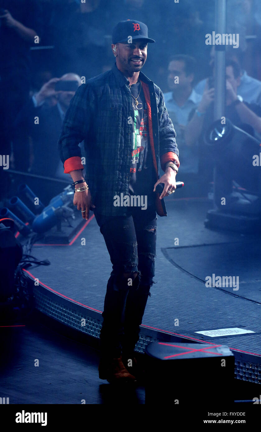 Rapper Big Sean Celebrates Birthday with Drai's LIVE Performance at ...