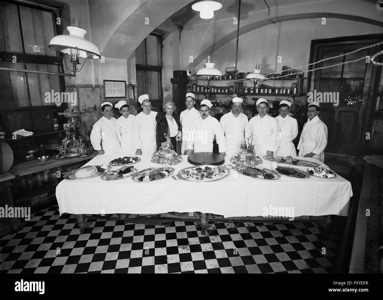 1930s hotel hi-res stock photography and images - Alamy