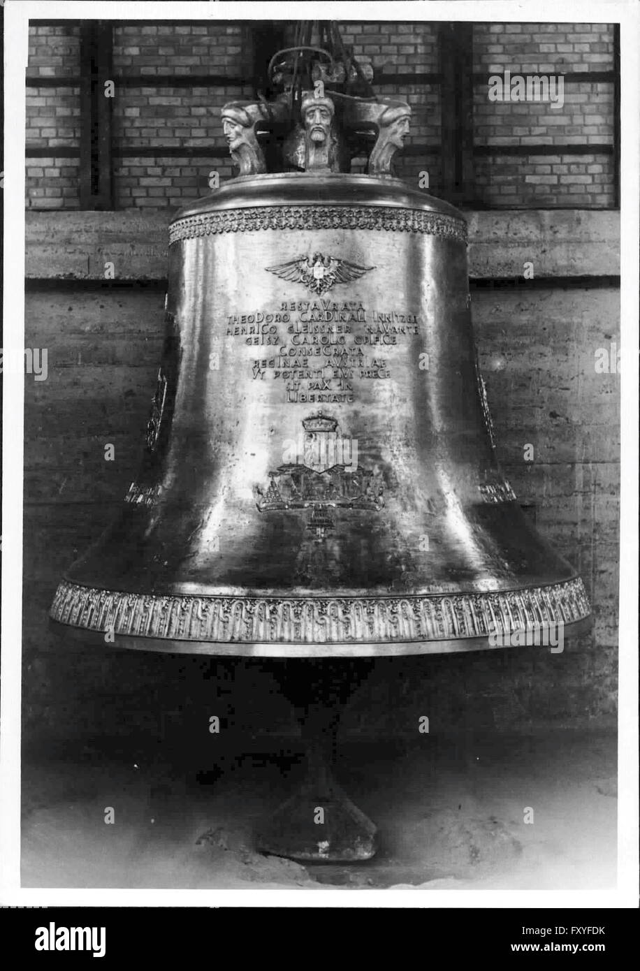 Die fertige Pummerin in Großaufnahme Stock Photo - Alamy