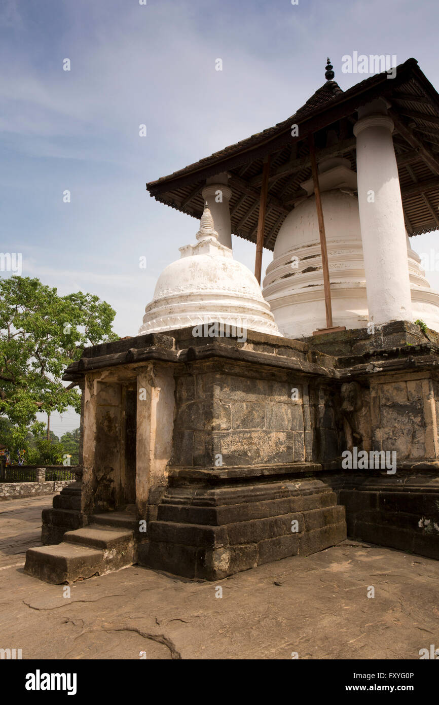 Sri Lanka, Kandy, Pilimathalawa, Gadladeniya Temple, dagoba, white ...