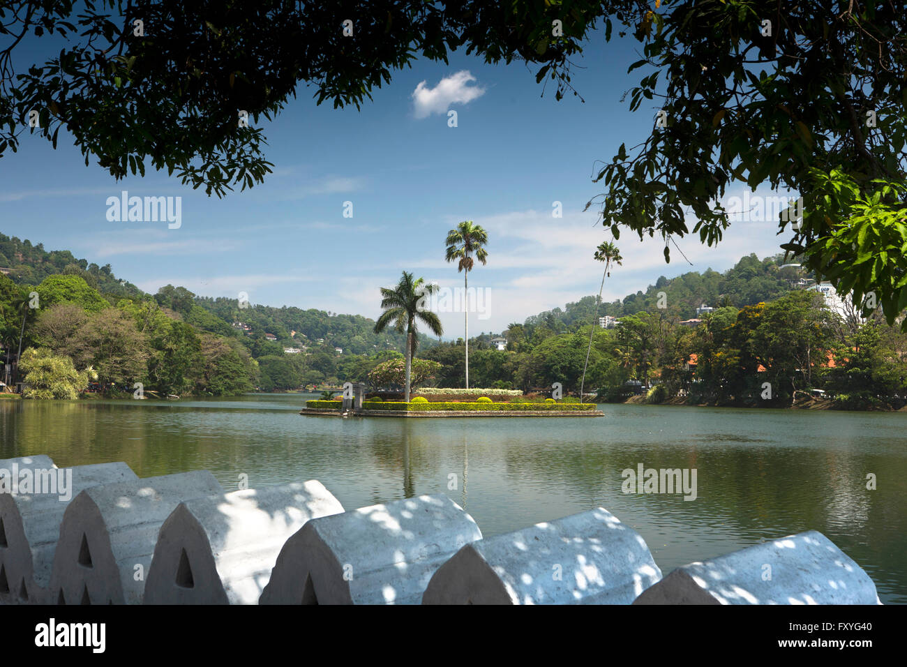 Kandy lake hi-res stock photography and images - Alamy