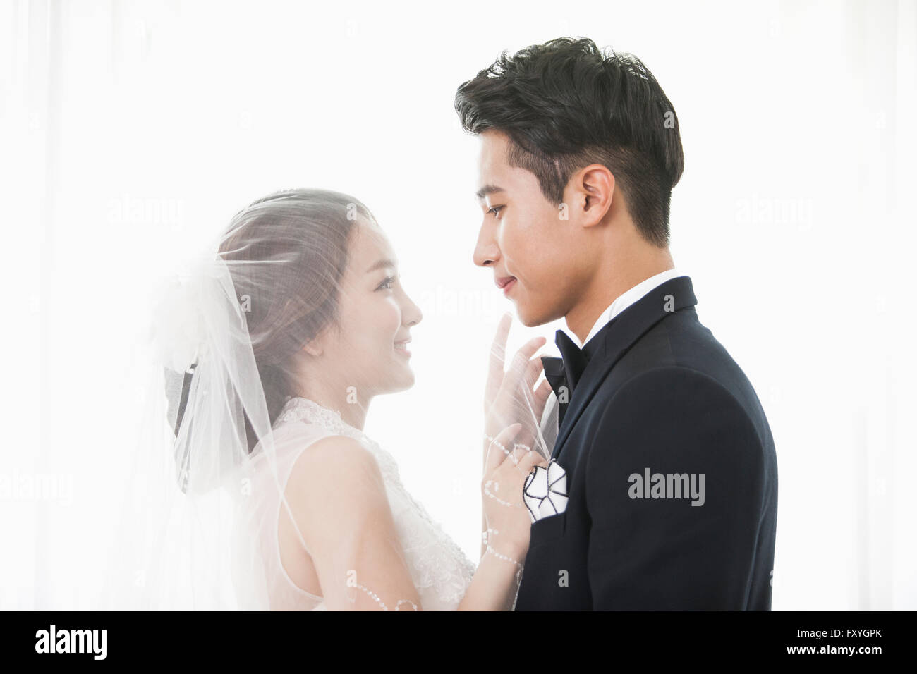 Two people facing each other hi-res stock photography and images - Alamy