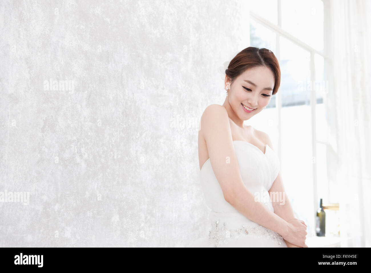 Smile bride hi-res stock photography and images - Alamy