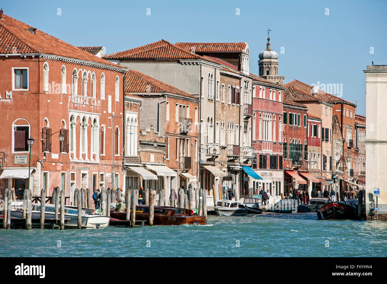 Row in venice hi-res stock photography and images - Alamy
