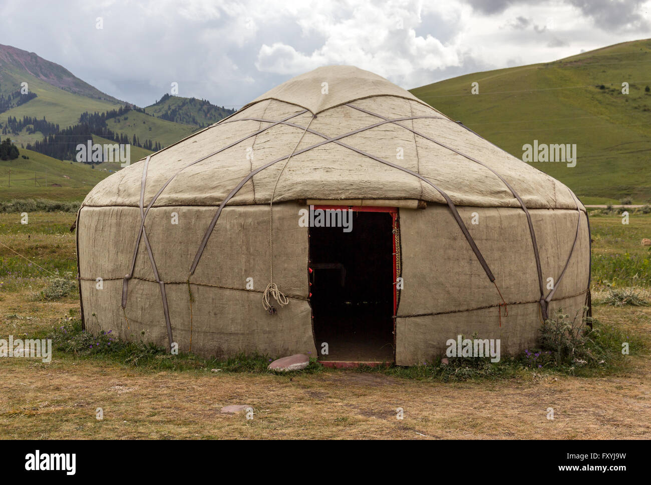 Yurt in Central Asian Veld Stock Photo - Alamy