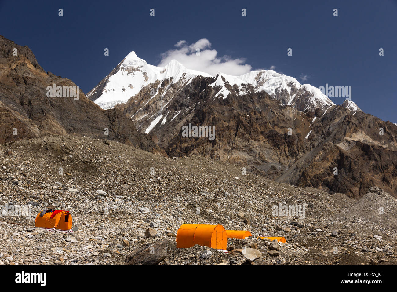 High altitude tent hi-res stock photography and images - Alamy