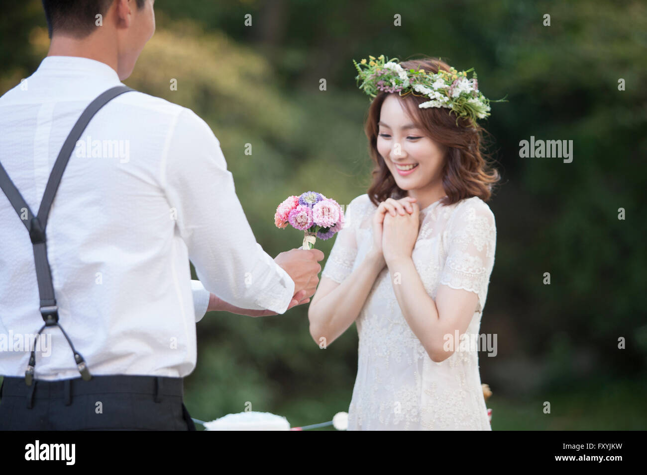 Giving flowers hi-res stock photography and images - Alamy