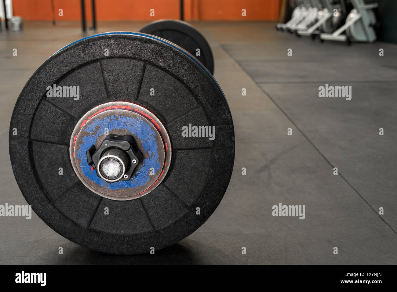 Barbell black blue plates hi-res stock photography and images - Alamy