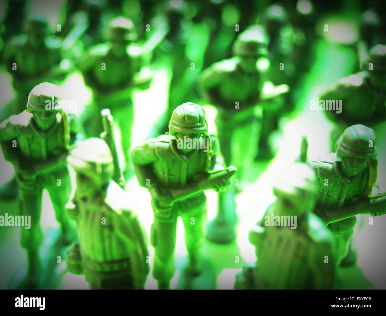 green plastic toy soldiers Stock Photo - Alamy