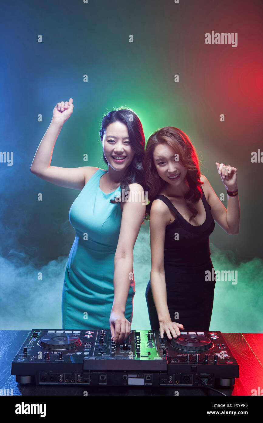 Female with two young hi-res stock photography and images - Alamy