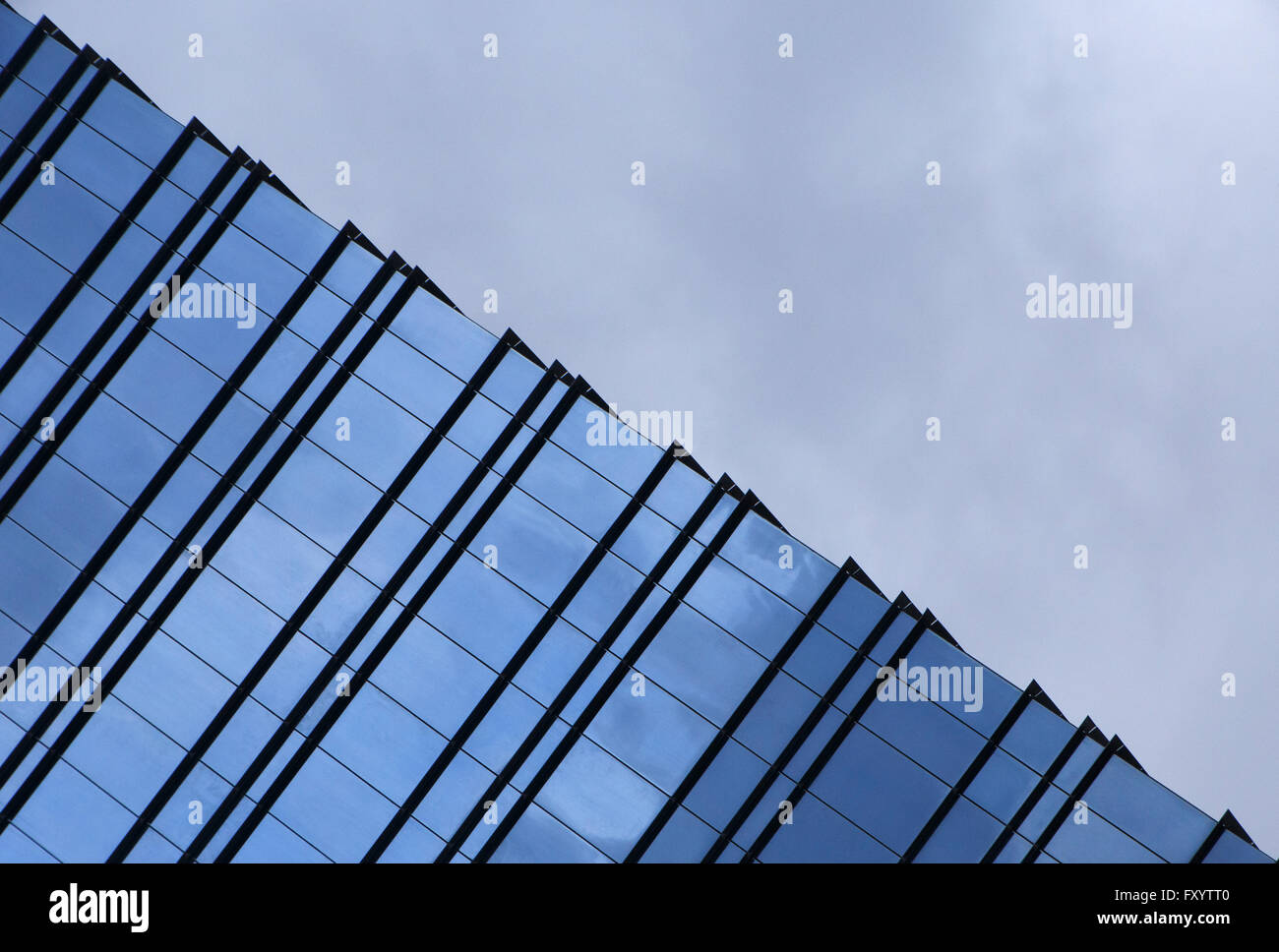 Pyramid office building hi-res stock photography and images - Alamy