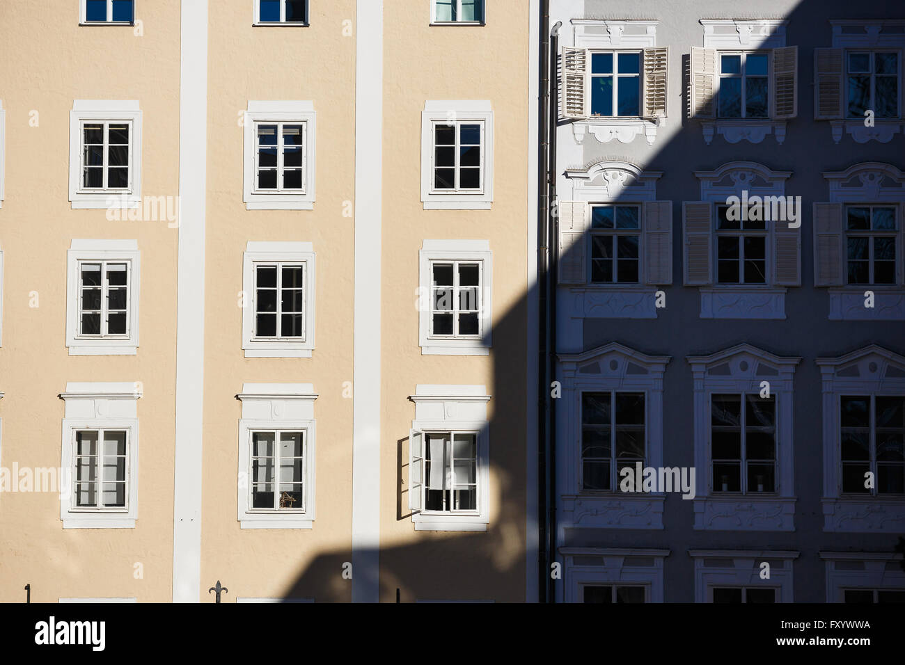 Shade on building hi-res stock photography and images - Alamy