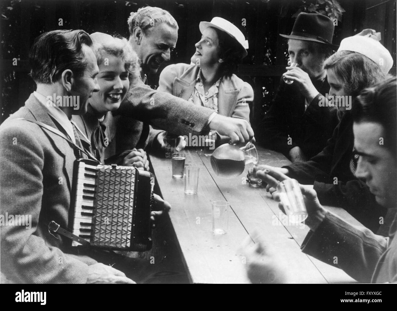 Heurigen restaurant hi-res stock photography and images - Alamy