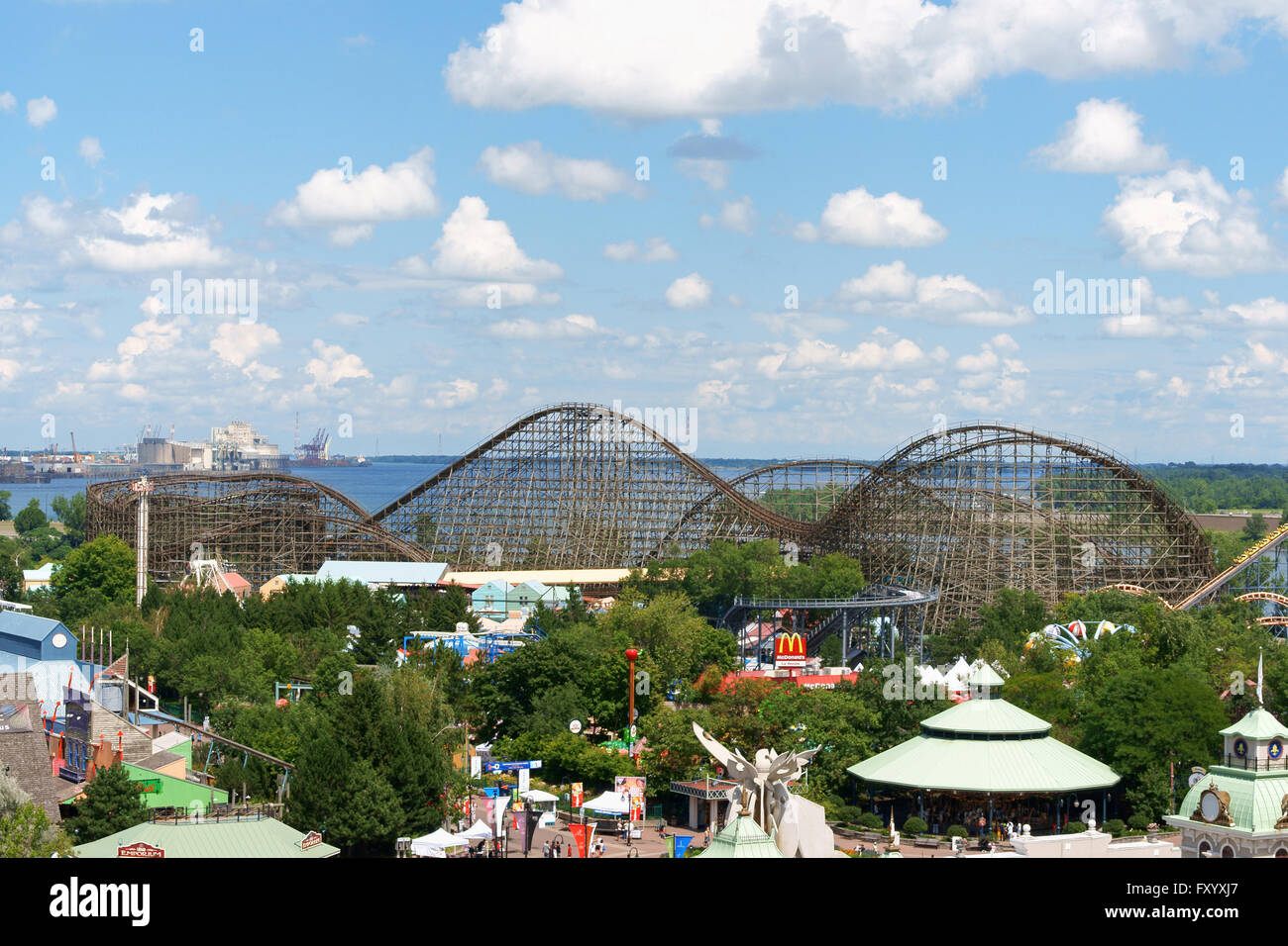 Roller coaster la ronde montreal hi-res stock photography and images ...