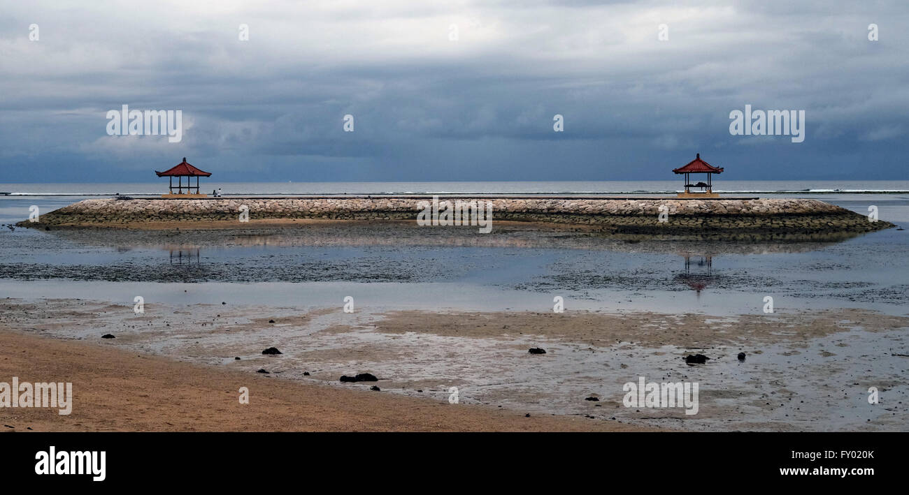 Alcove storm clouds hi-res stock photography and images - Alamy
