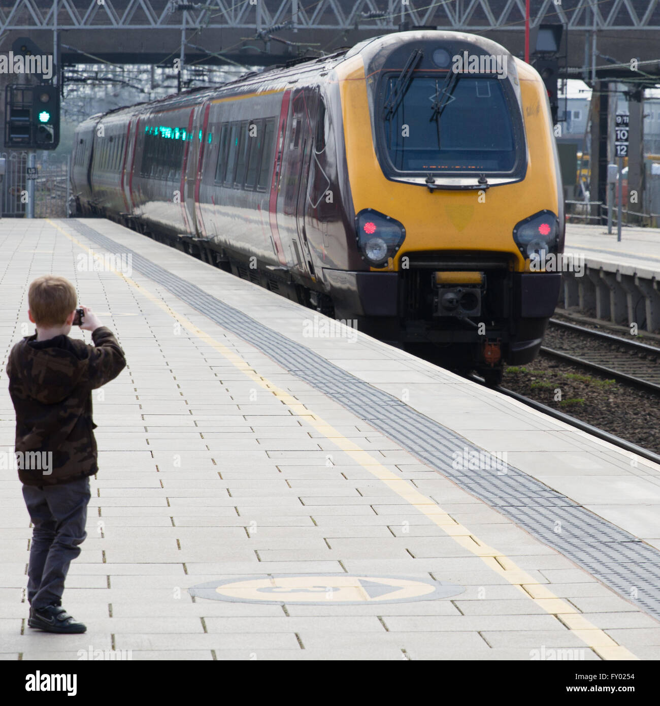 Enthusiast camera hi-res stock photography and images - Alamy