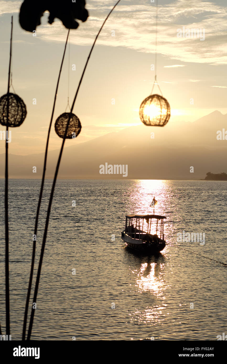 Boat dawn hi-res stock photography and images - Alamy