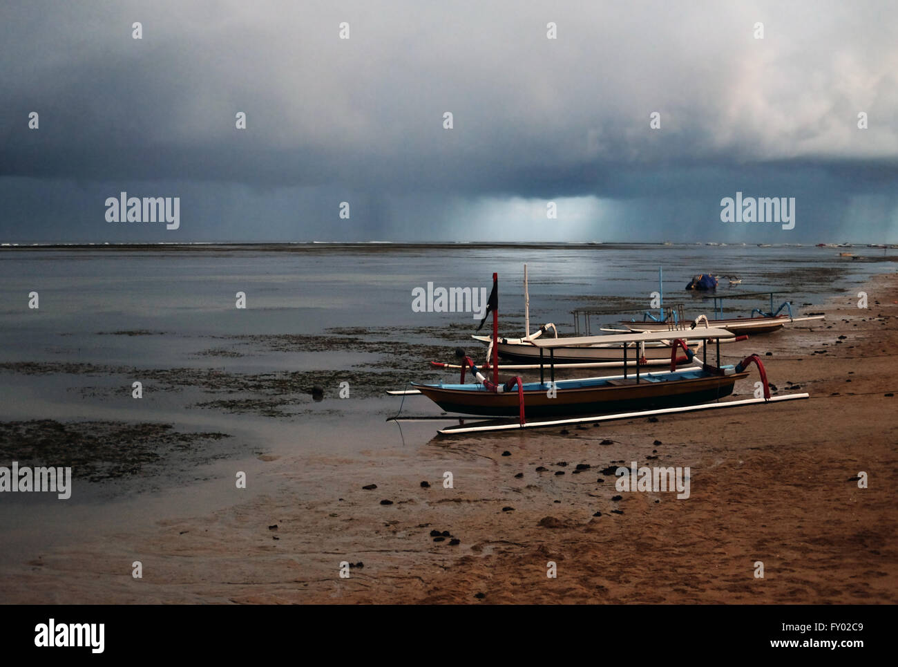 Boat night hi-res stock photography and images - Alamy