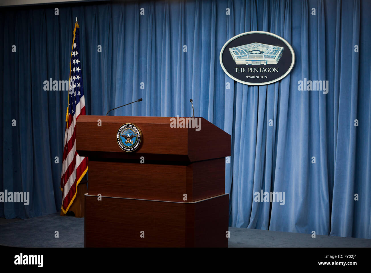 Press speakers hi-res stock photography and images - Alamy