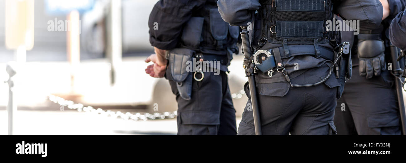 Italian police uniform hi-res stock photography and images - Alamy