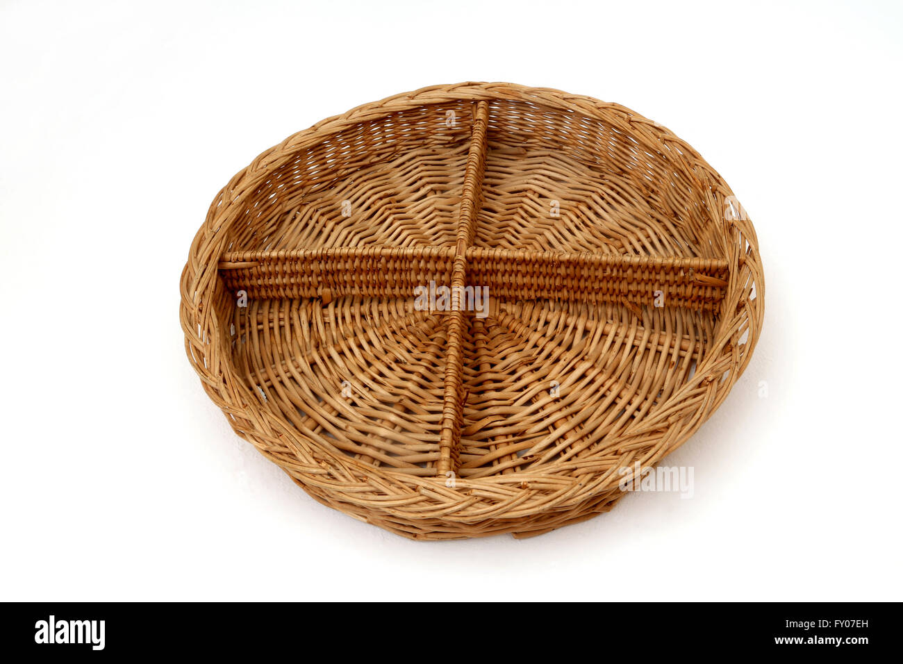 Circular Wicker Bread Basket Stock Photo - Alamy