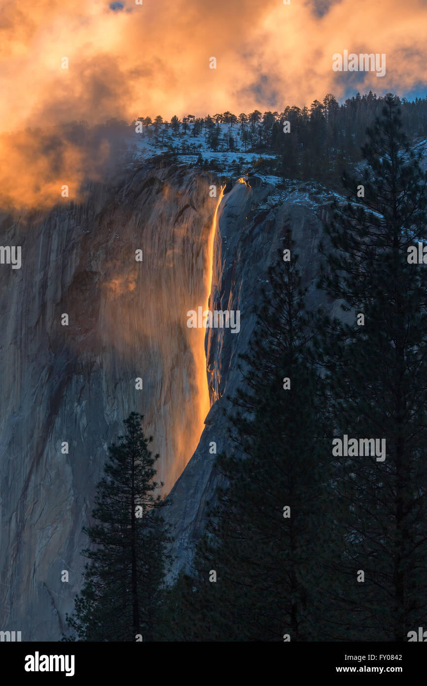 Horsetail clouds hi-res stock photography and images - Alamy