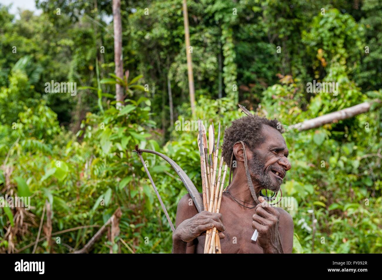 Kombai tribe new guinea hi-res stock photography and images - Alamy
