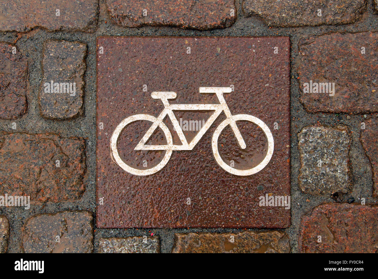 Cycle path symbol mark sign hi-res stock photography and images - Alamy