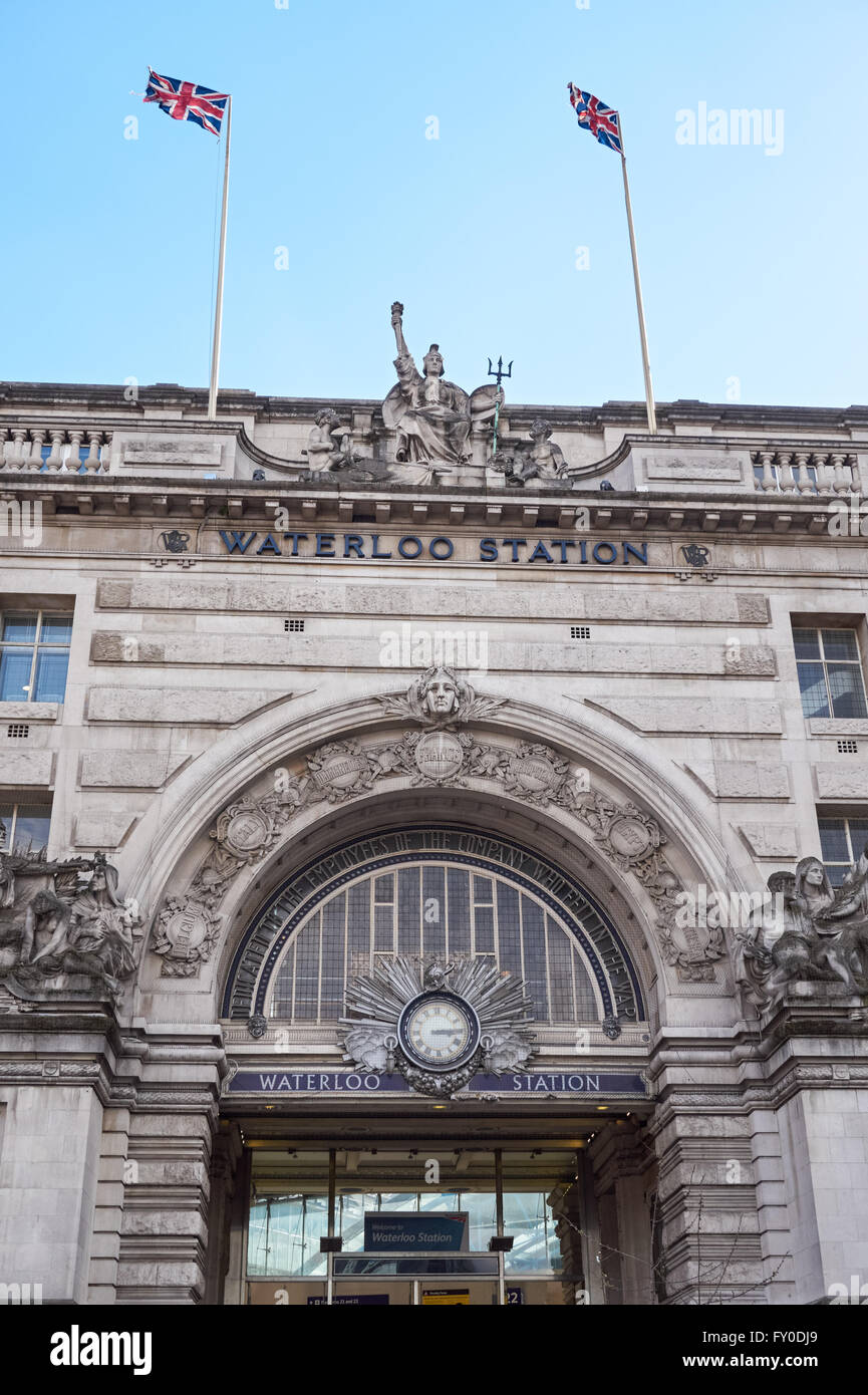 London waterloo station architecture hi-res stock photography and ...