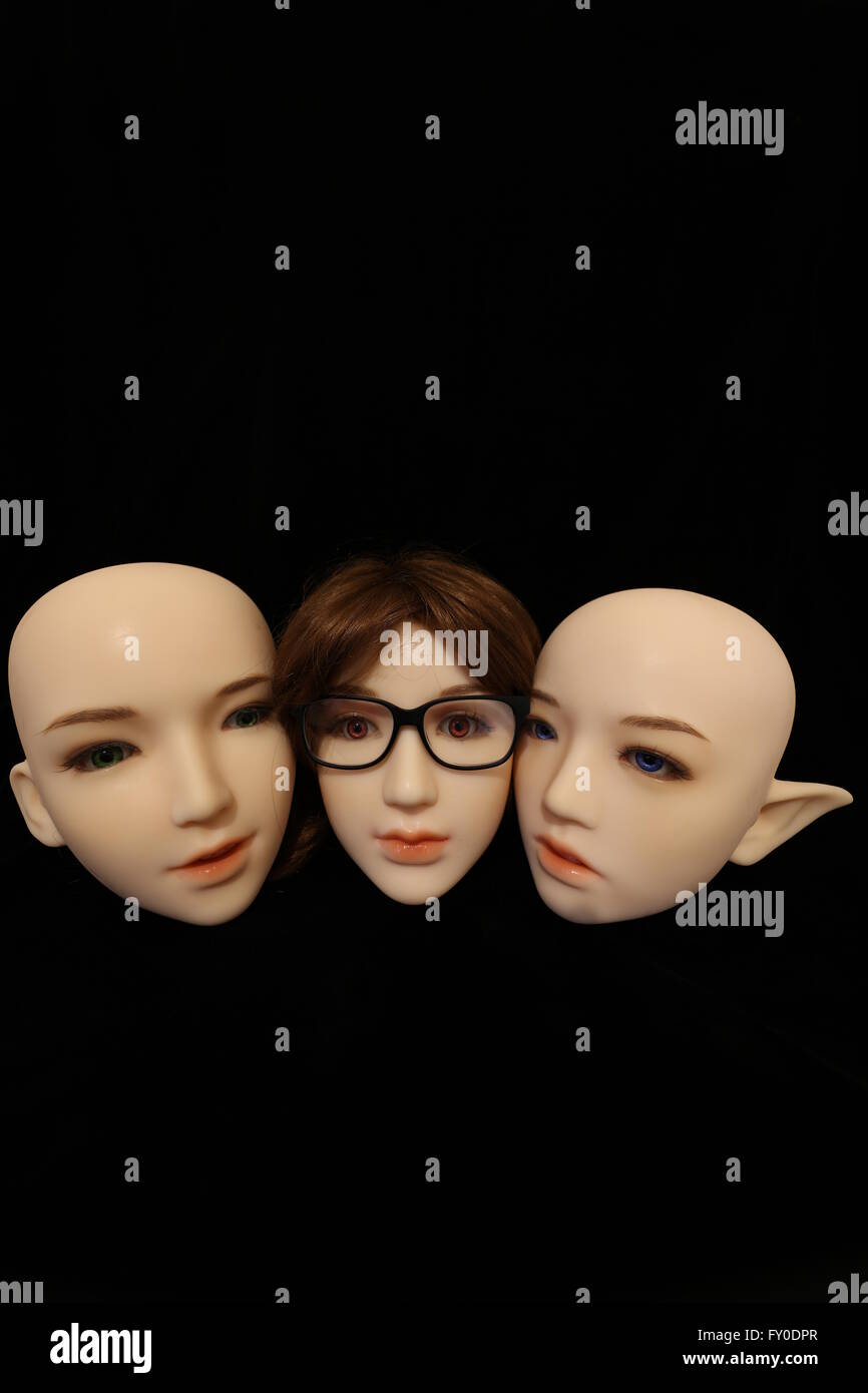 Bald doll heads hi-res stock photography and images - Alamy