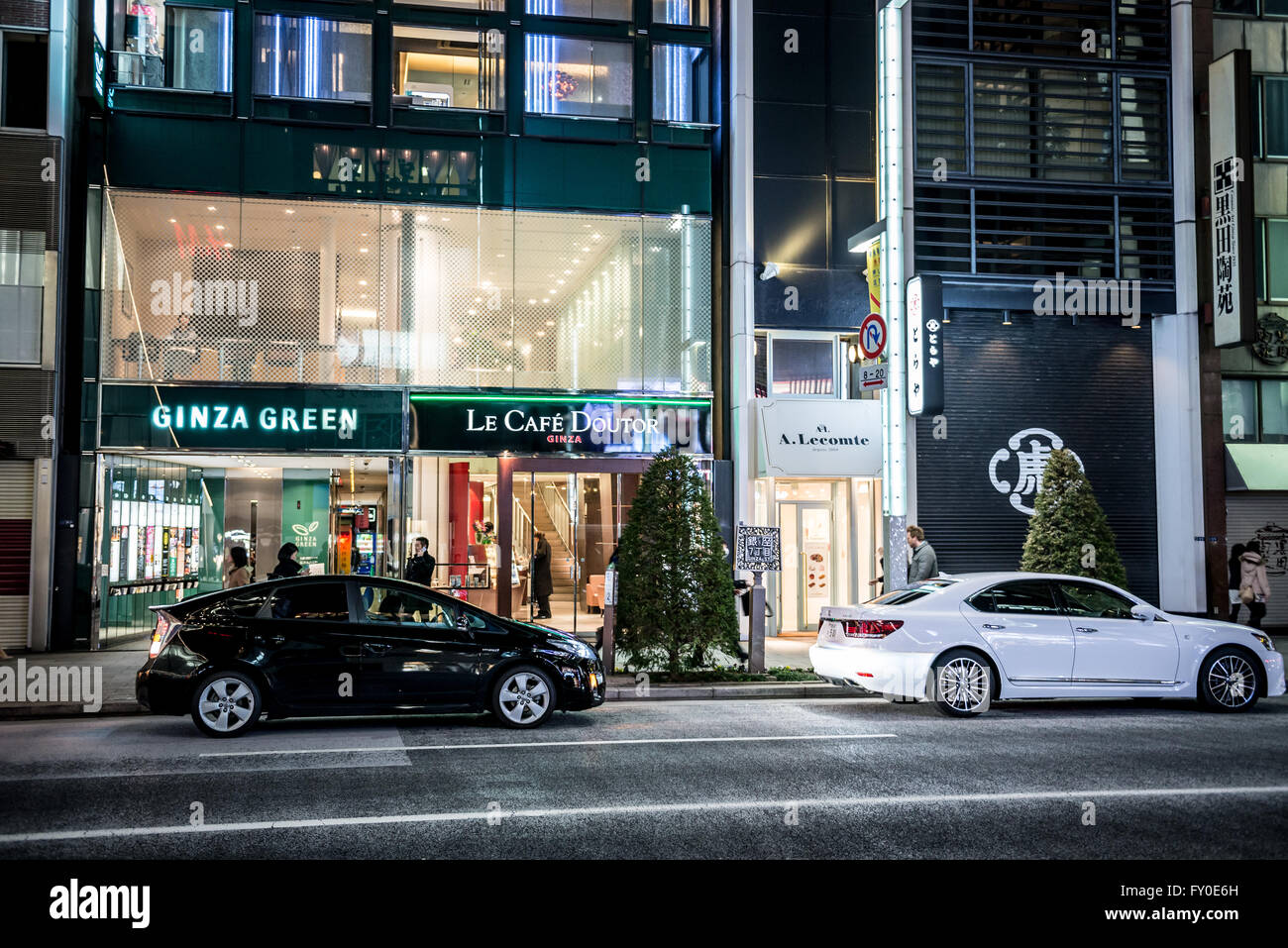 Chuo dori shopping street in ginza hi-res stock photography and images ...