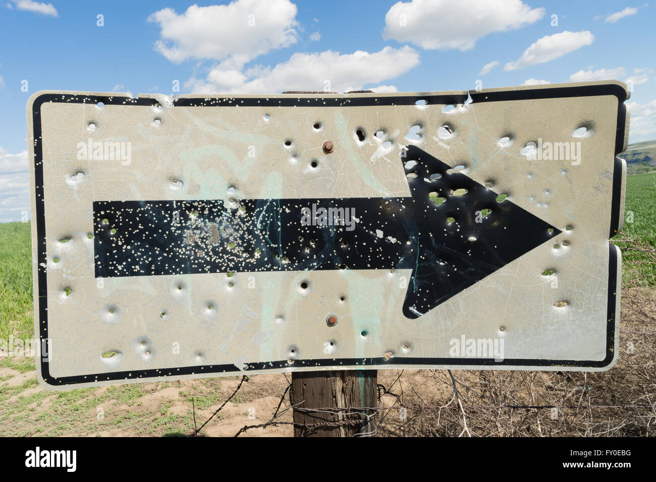 Traffic sign arrow pointing right hi-res stock photography and images ...