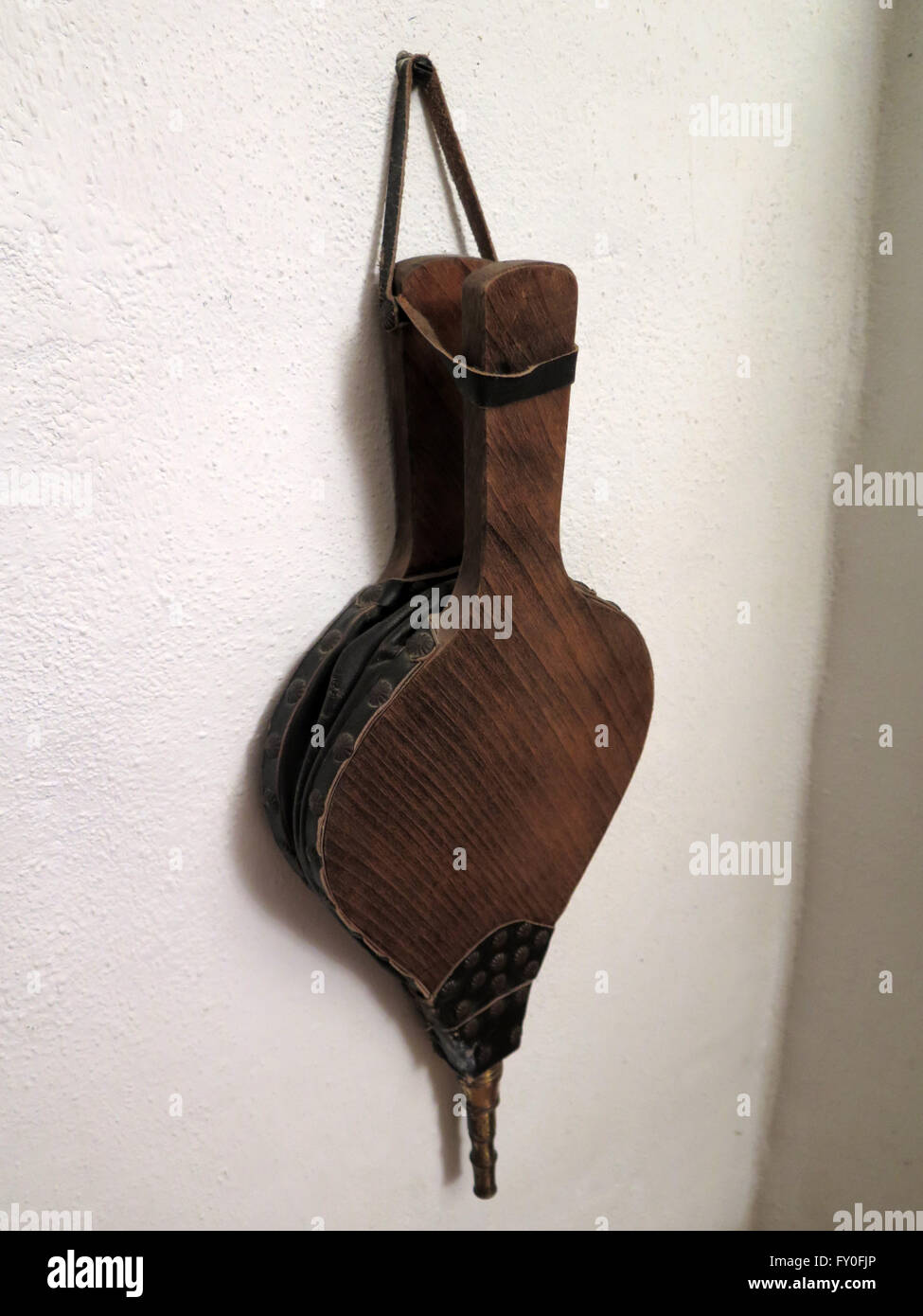 Antique fire pump hi-res stock photography and images - Alamy